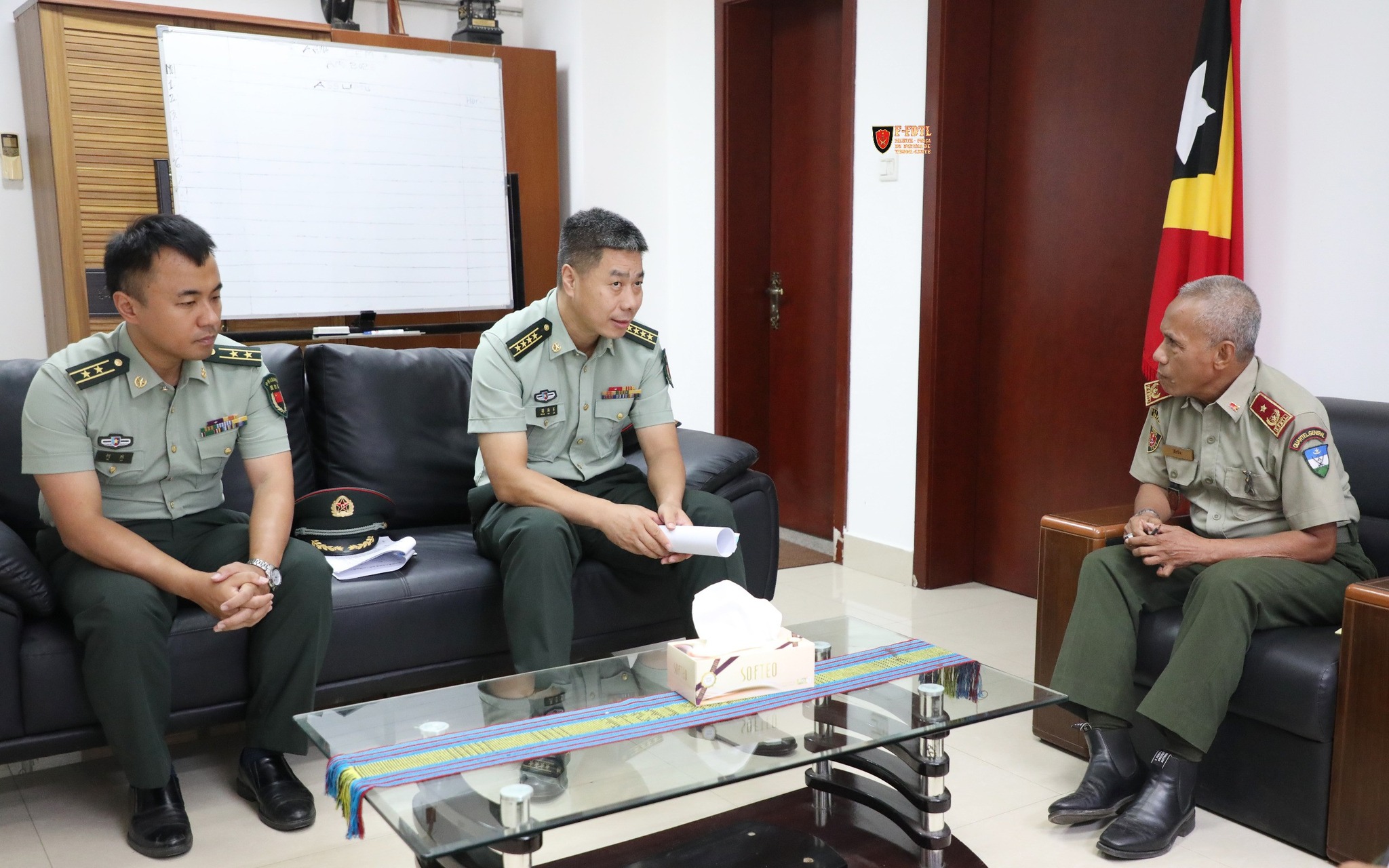 Brigadeiro-General TRIX recebeu visita de cortesia do Adido de Defesa ...